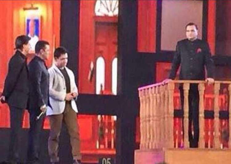 #21YearsofAapKiAdalat: When SRK, Salman played 'Khan Ki Adalat' with ... #21YearsofAapKiAdalat: When SRK, Salman played 'Khan Ki Adalat' with ...