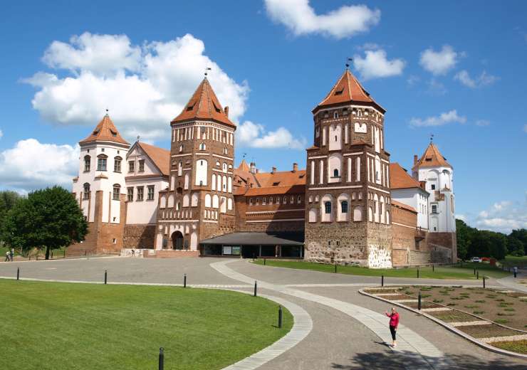Like a boss! 5 countries where the value of Indian rupee will make you ...