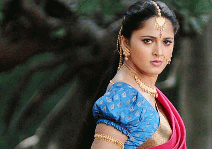 Have a look at unseen pictures of Devasena aka Anushka Shetty with her ...