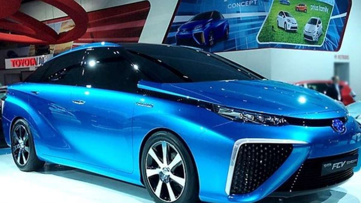 Toyota to begin selling hydrogen fuel cell car Mirai for first time ...