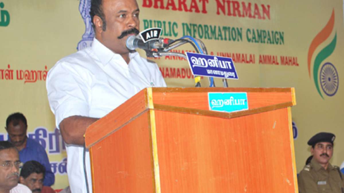 DVAC Raids Former DMK Minister's Houses – India TV