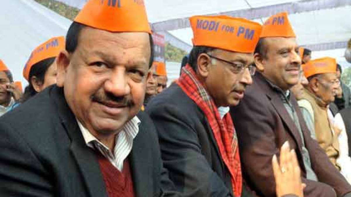 Saffron Gandhi caps surface at Modi's function – India TV