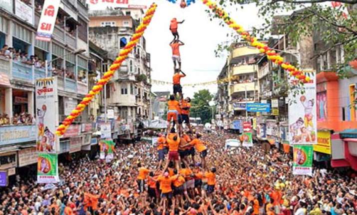 Colourful Dahi Handi fest draws millions in Mumbai | India News – India TV