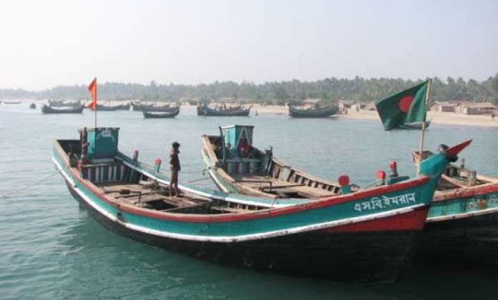 Bangladeshi fishing boats apprehended off Bengal coast | India News ...