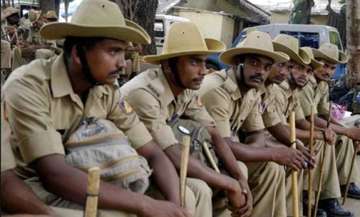 Don't call Police Helpline No. 100, even if In trouble | India News ...