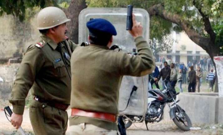 Villagers block road to protest death in police firing | India News ...