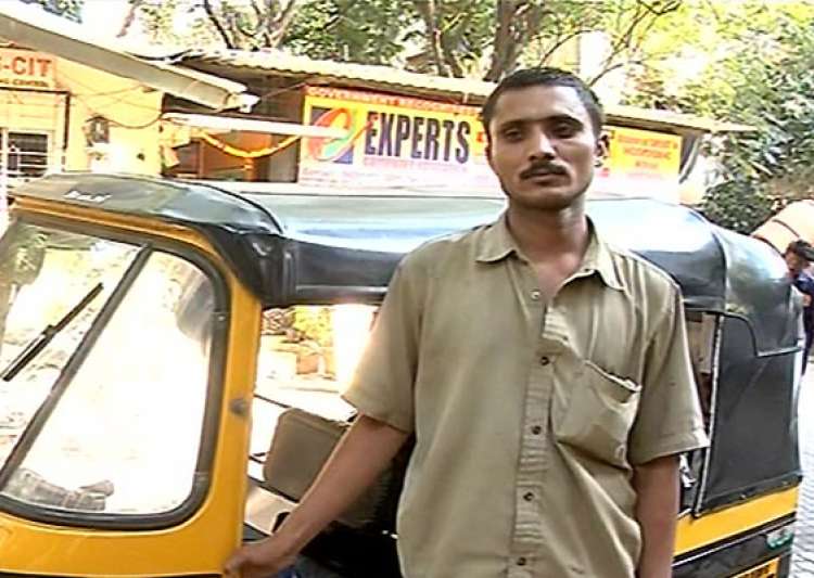 Mumbai auto driver saves a marriage, returns Rs 3.5 lakh worth ...
