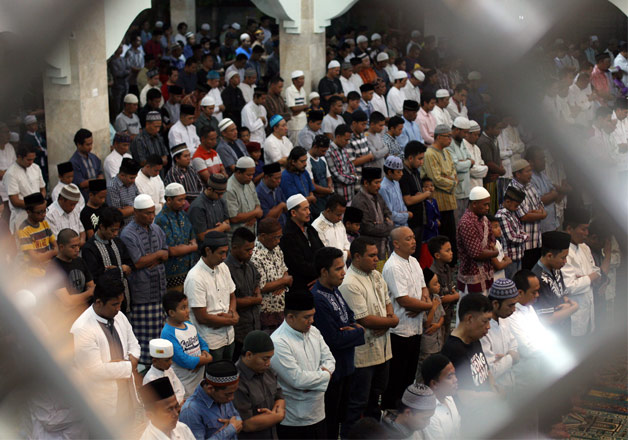 Ramadan Mubarak: Muslims all over the world welcome the holy month