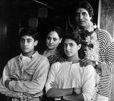 Amitabh Bachchan's glorious life in black and white pictures - India TV ...