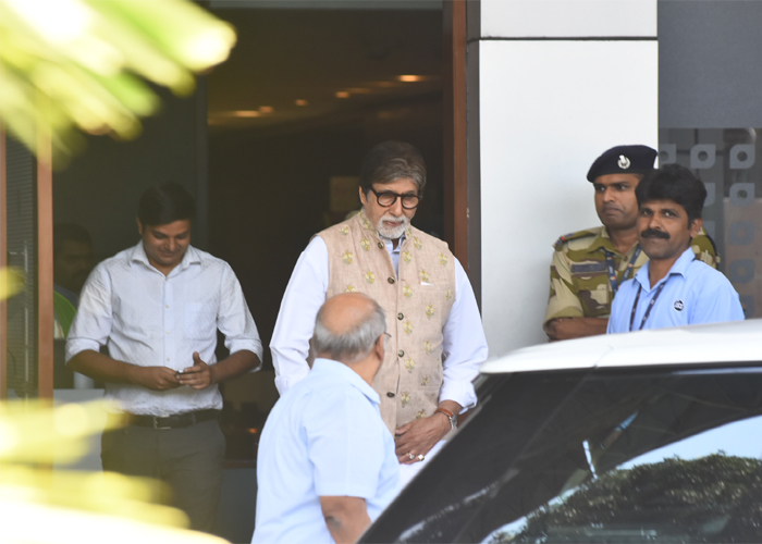 Amitabh Bachchan back in work mode, see pics