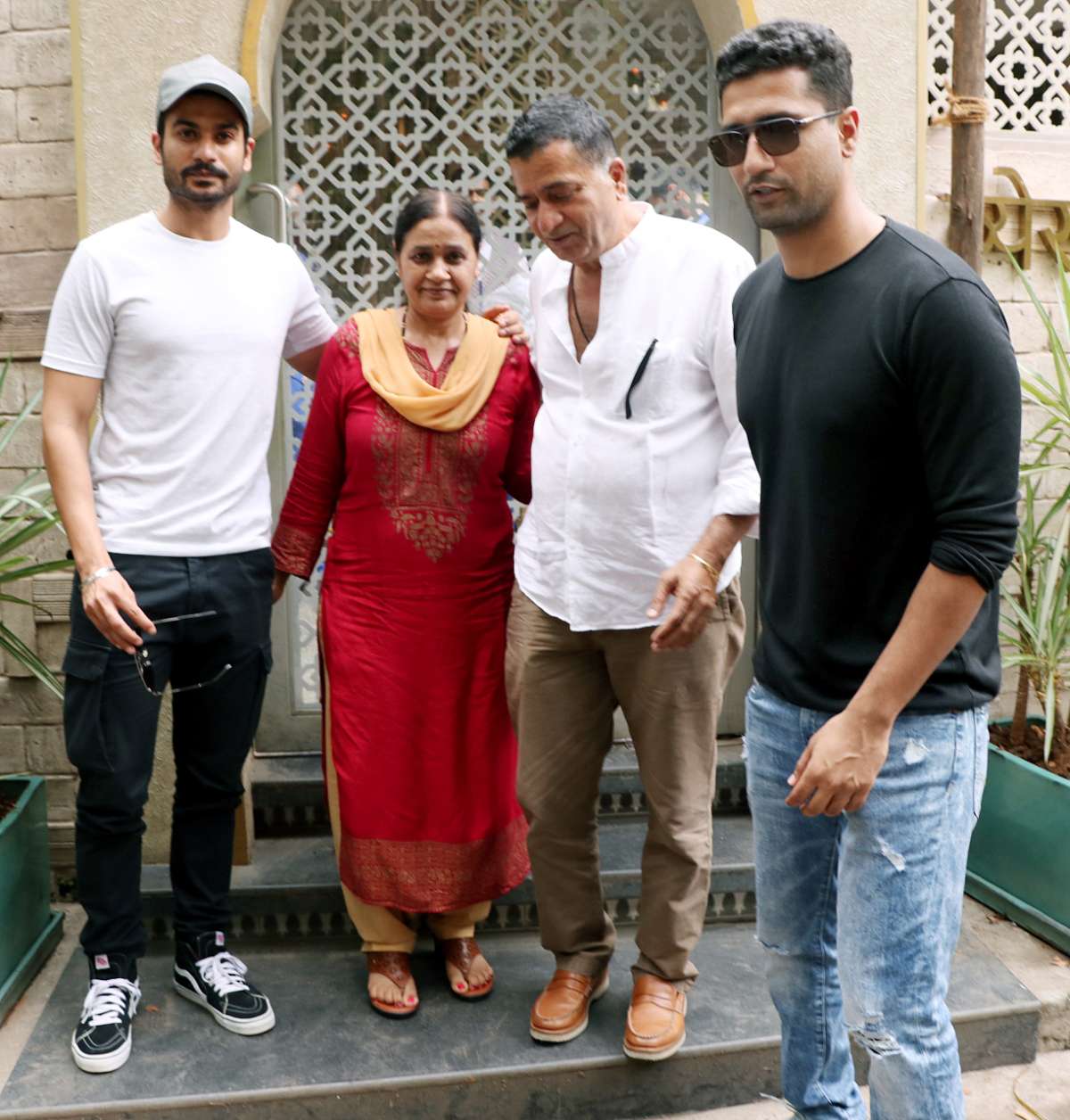Vicky Kaushal hangs out with family; Rhea Chakraborty spotted at 'beau ...