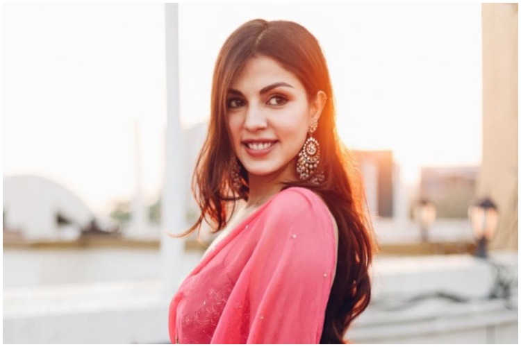 10 charismatic pictures of Rhea Chakraborty which will make you crush ...