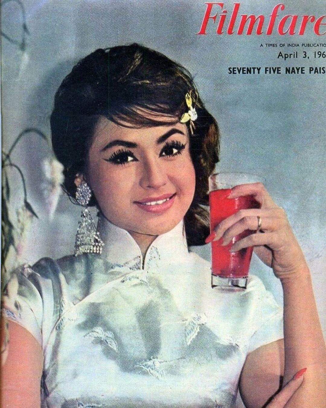 Happy Birthday Helen: 7 amazing looks of the true style diva of Bollywood