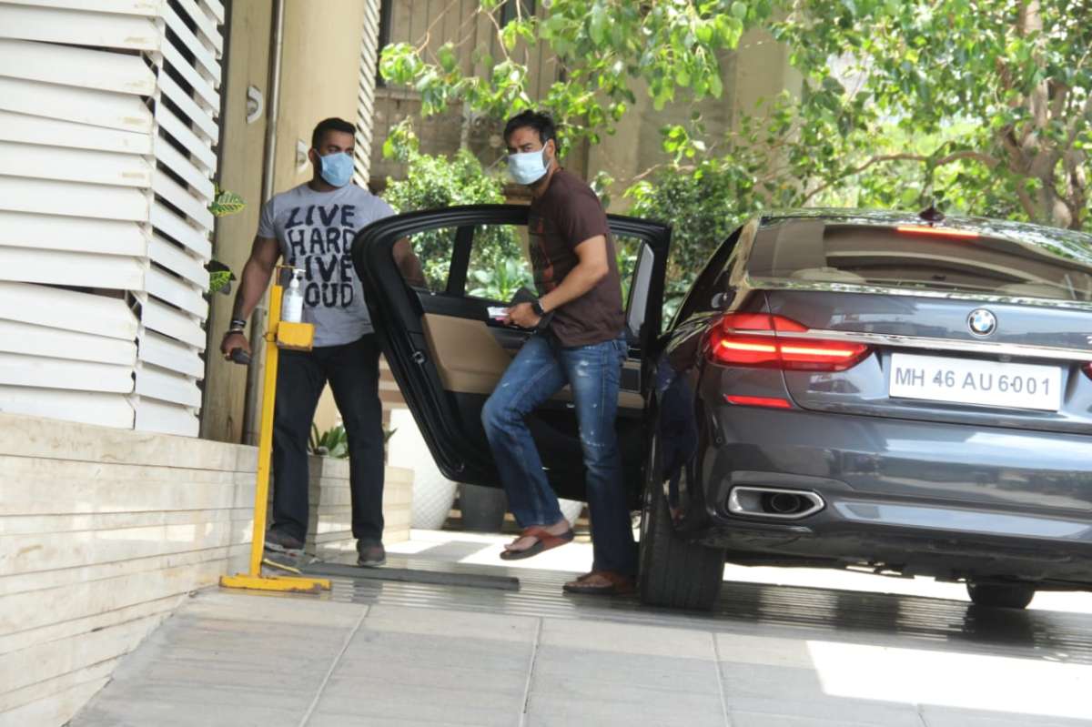 Celebs Spotted! Ajay Devgn, Sohail Khan papped; Arjun Rampal suffers ...