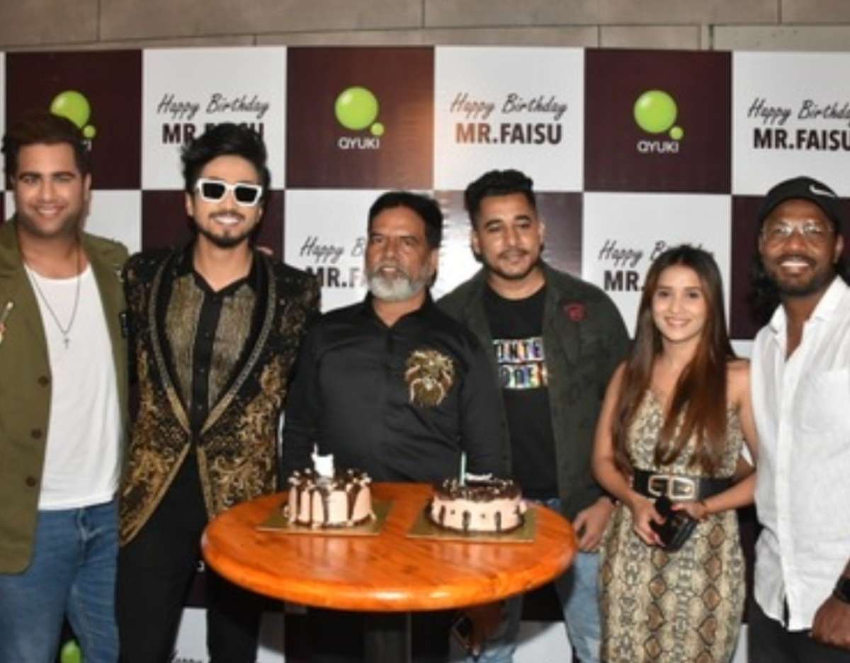 Faisal Sheikh Birthday party: Rubina Dilaik, Munawar, Shivangi Joshi ...