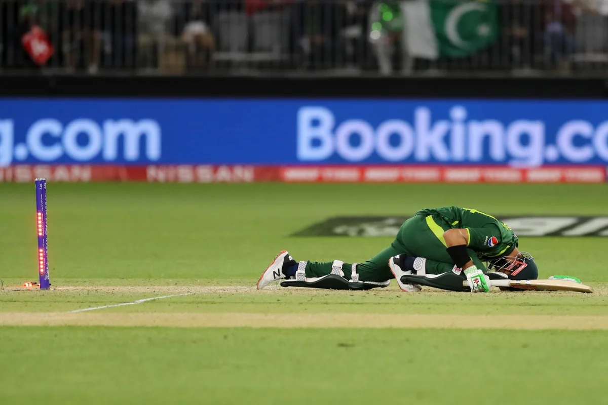 PAK vs ZIM: Watch stunning scenes in Perth as Zimbabwe beat Pakistan by ...