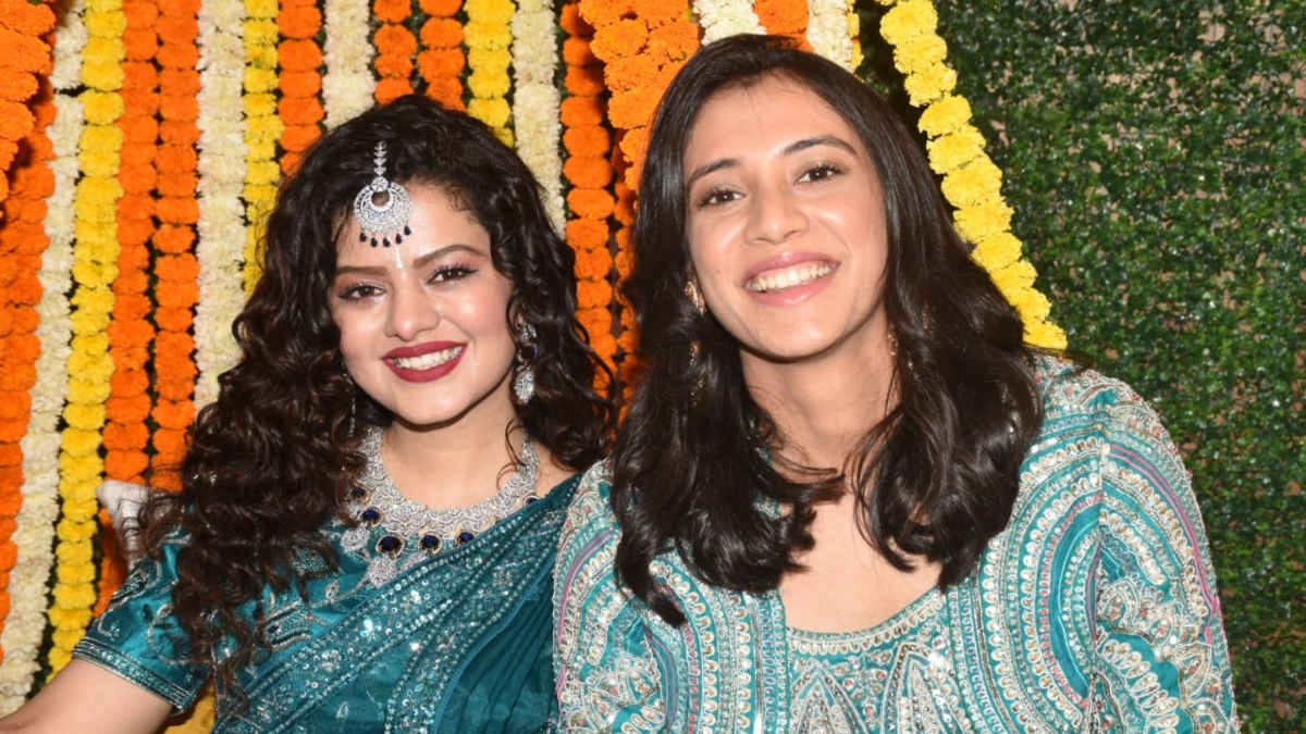 Palak Muchhal looks radiant at her mehendi ceremony