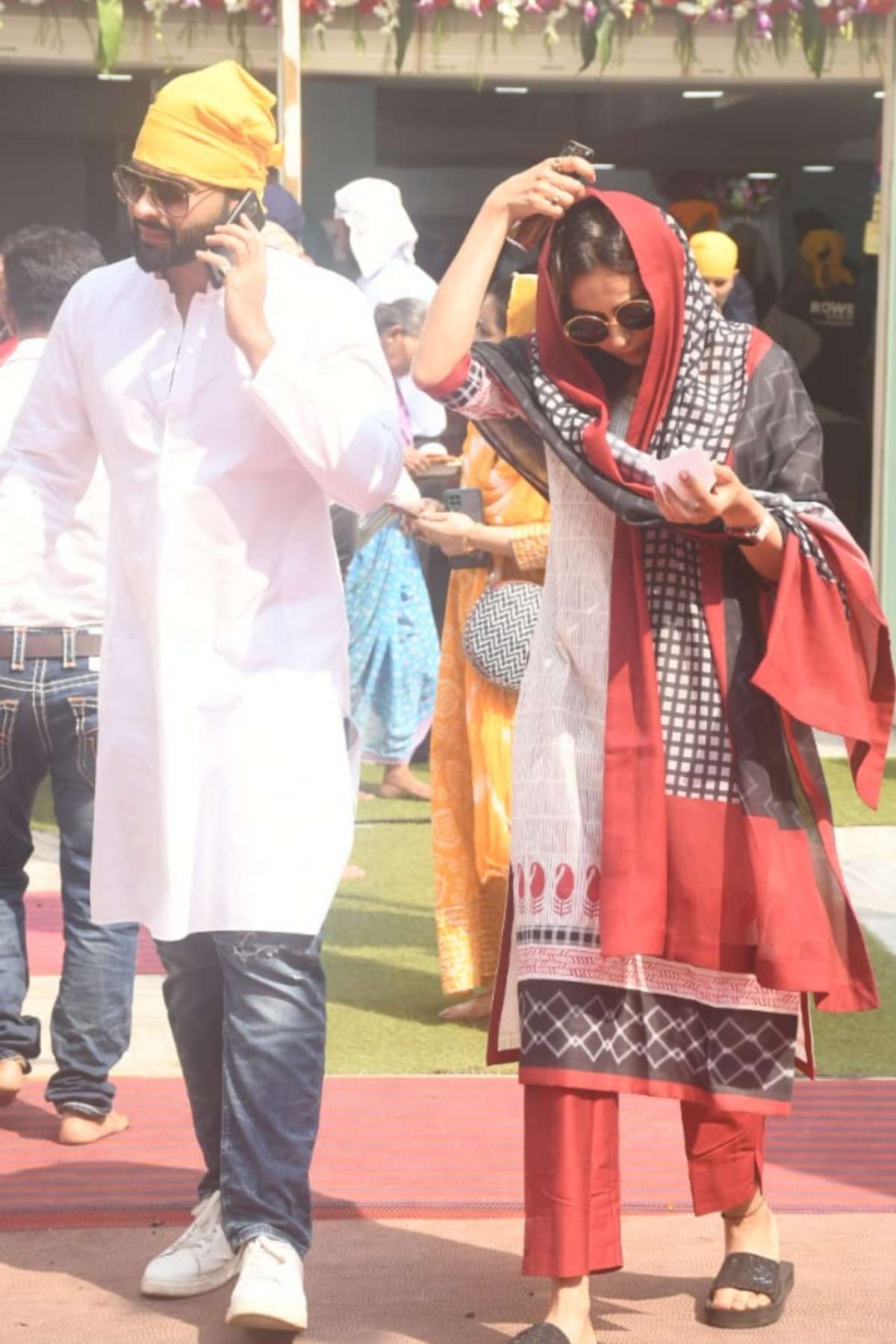 Guru Nanak Jayanti: Nimrit Kaur, Rakul Preet Singh-Jackky Bhagnani ...