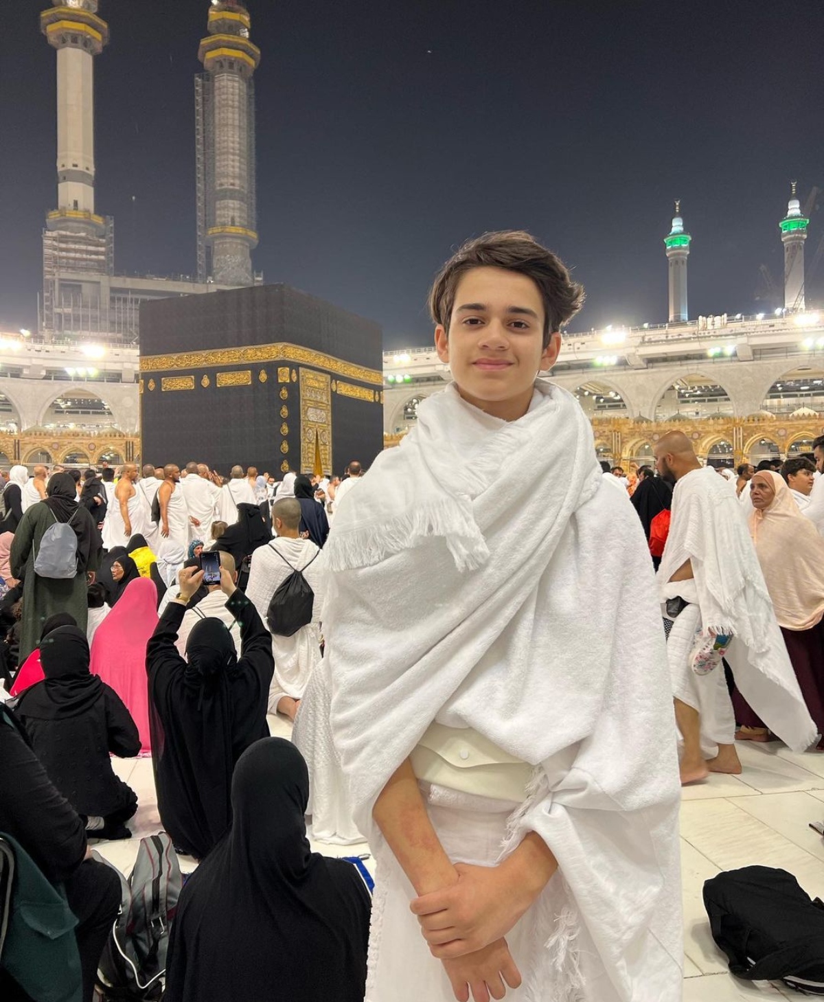 In PICS: After Shah Rukh Khan, photos of Jannat Zubair and brother Ayaan performing Umrah go viral