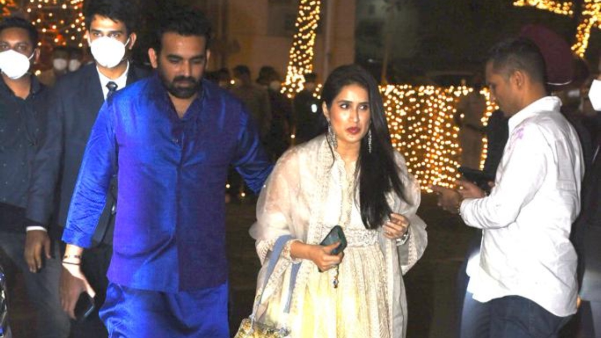 Ranbir-Alia, Ranveer Singh arrive at Anant Ambani and Radhika Merchant ...