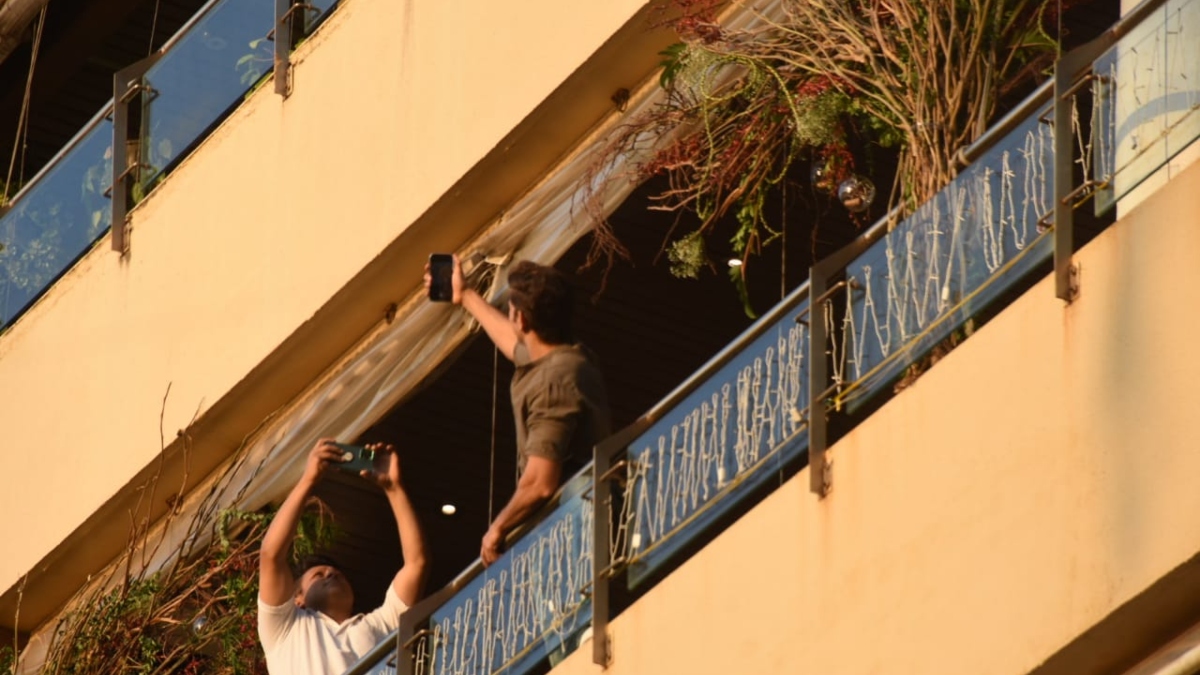 Hrithik Roshan's birthday: B-town's greek god flashes his million ...