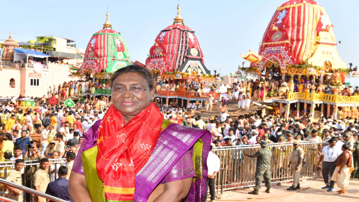 Jagannath Rath Yatra commences, thousands pull chariots to Gundicha ...