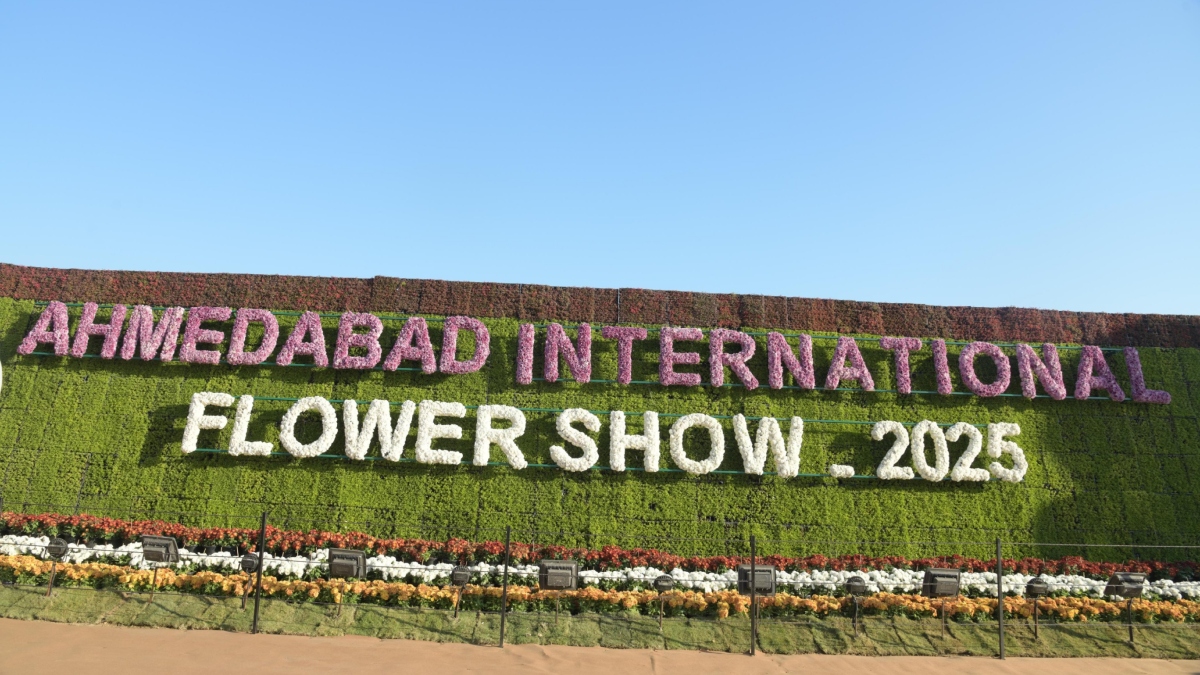 Flower show in this city is grabbing eye-balls and it is not Kashmir or ...
