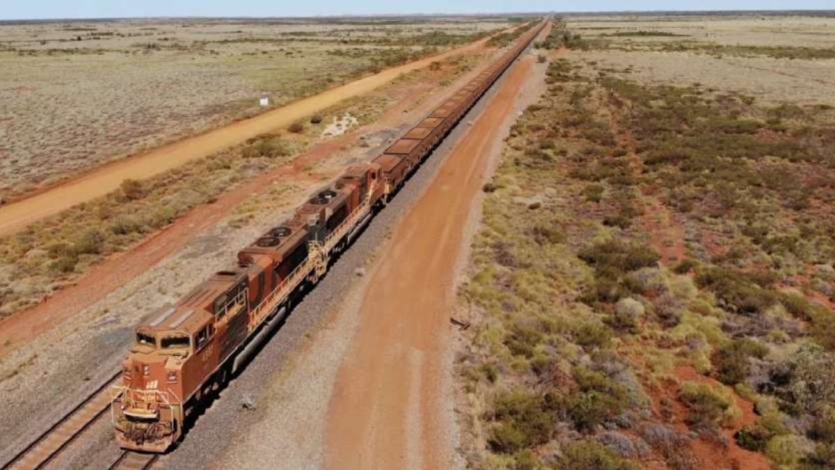 World's longest train: BHP Iron Ore train in Australia sets Guinness ...