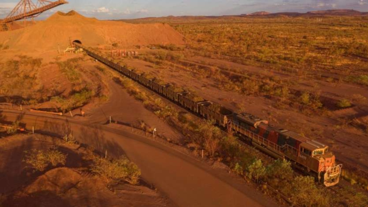 World's longest train: BHP Iron Ore train in Australia sets Guinness ...