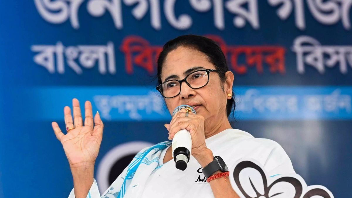 Sucheta Kriplani to Rekha Gupta, complete list of 18 women CMs of India through the years | In Pics