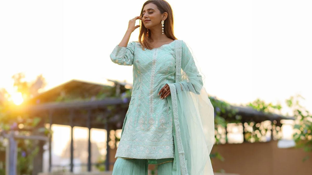 5 fashionable yet traditional outfits for Eid celebrations