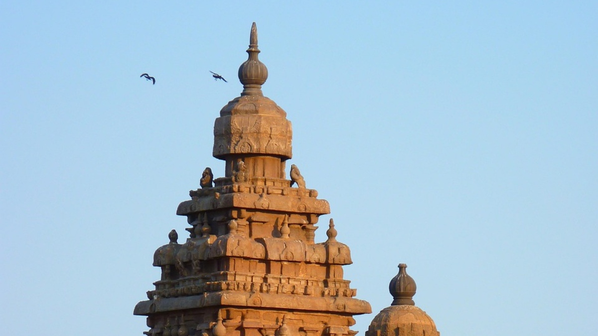 These 7 Hindu temples in India offer meat and alcohol to God as 'Prasad'