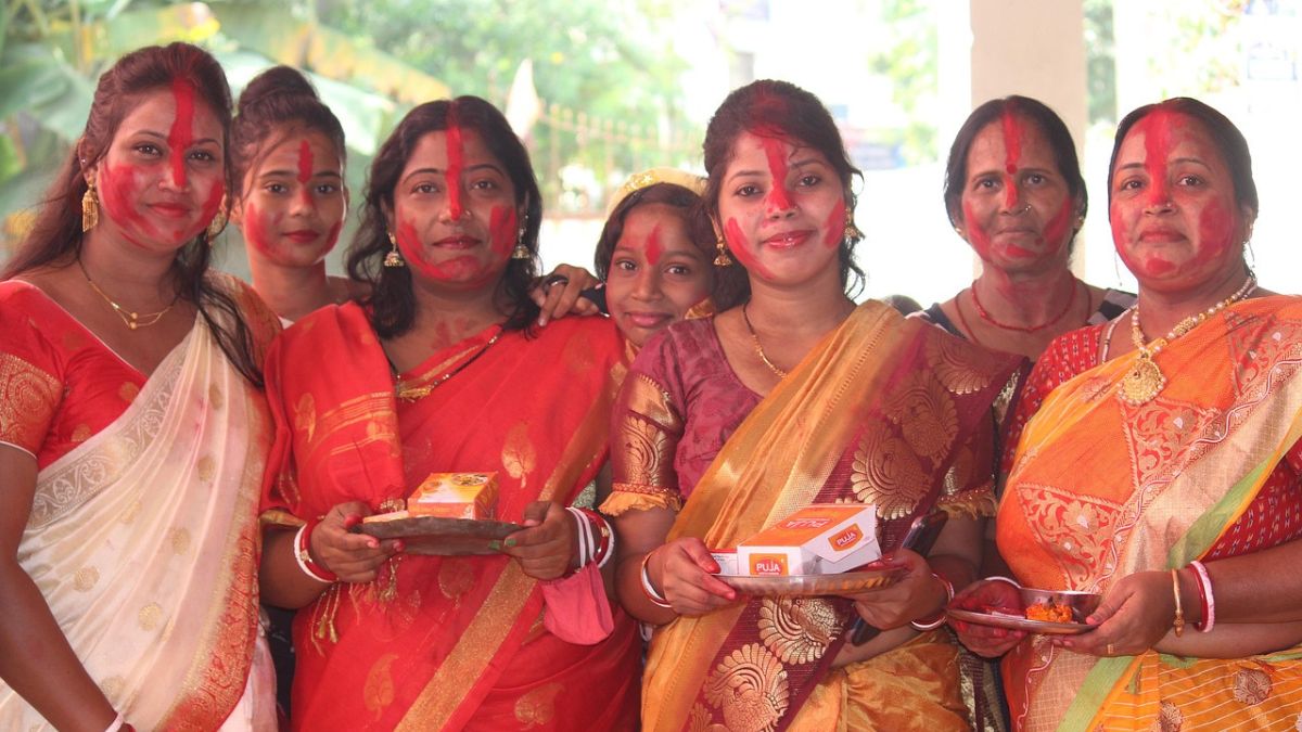 Sindoor Khela 2025: Glimpses of Durga Puja's grand farewell ritual