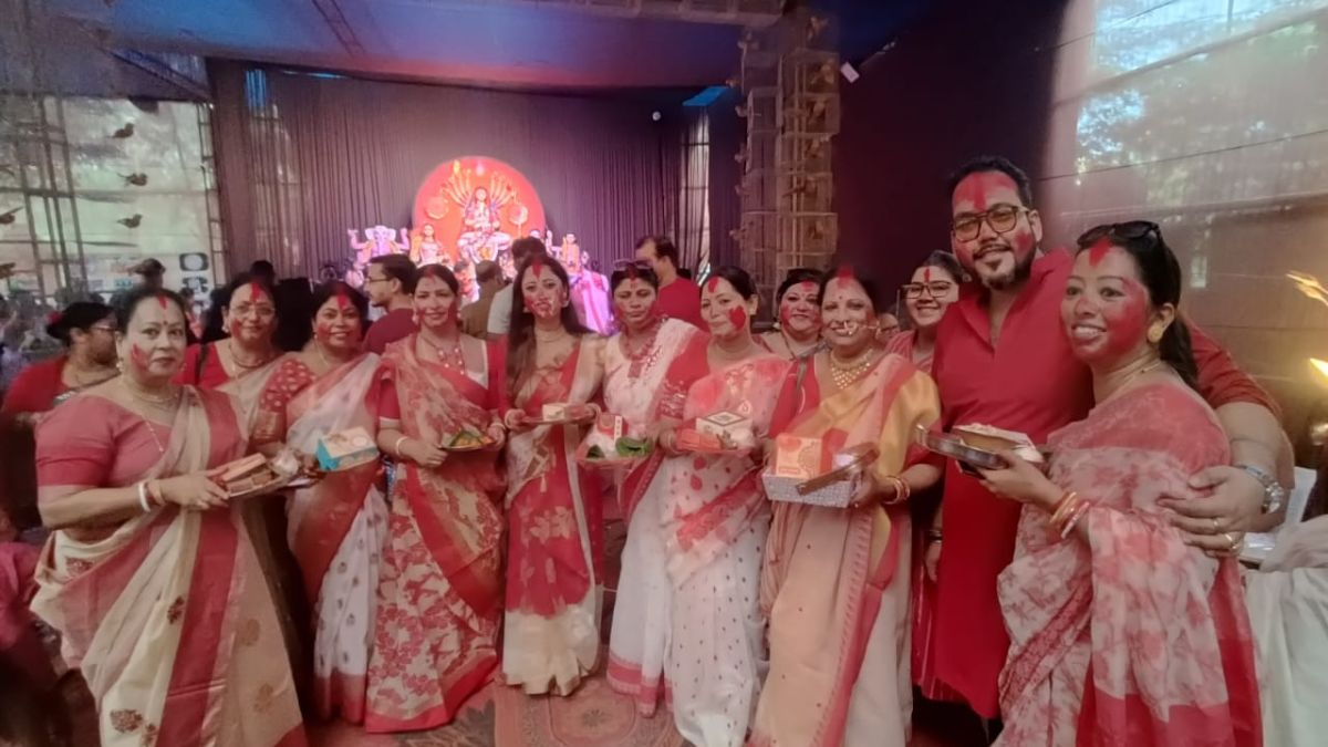 Sindoor Khela 2025: Glimpses of Durga Puja's grand farewell ritual