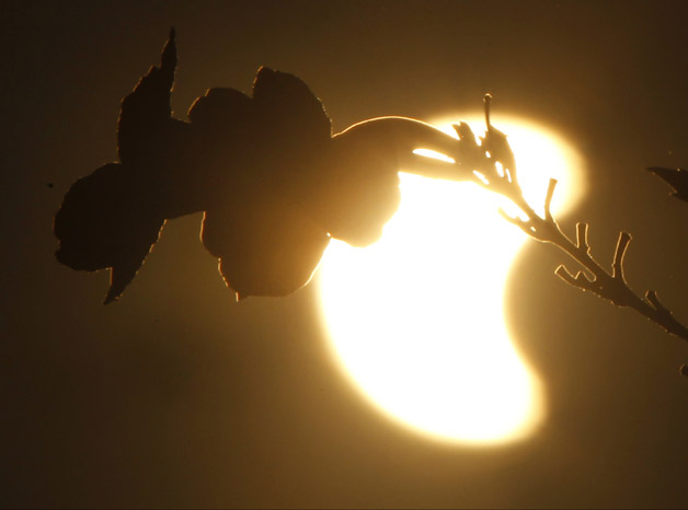 10 beautiful pictures of solar eclipse from across the world