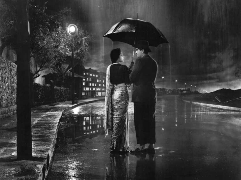 8 Monsoon Songs That Would Make You Fall In Love All Over Again!