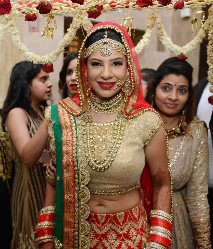 Sambhavna Seth marries long time boyfriend Avinash Dwivedi!