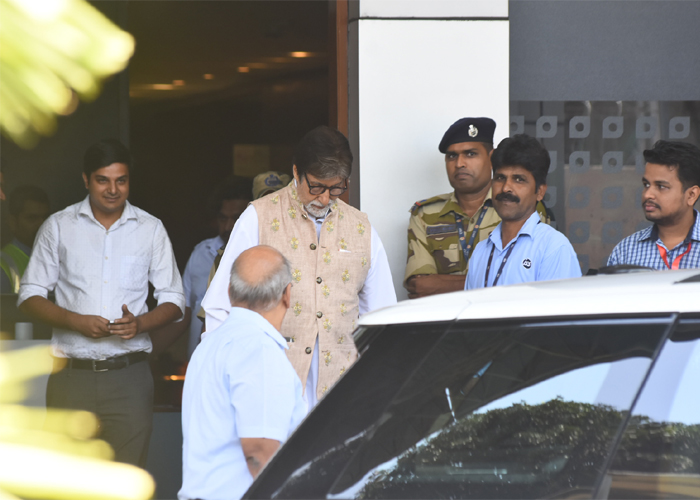 Amitabh Bachchan back in work mode, see pics