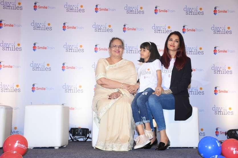 Aishwarya Rai and Aaradhya Bachchan spend time with Smile Foundation ...