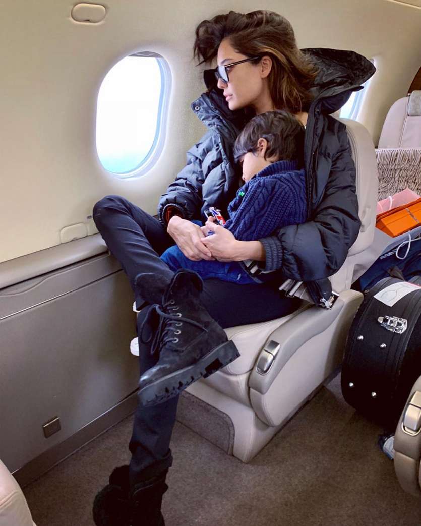 Lisa Haydon shares the most adorable pictures with baby Zack- See viral ...