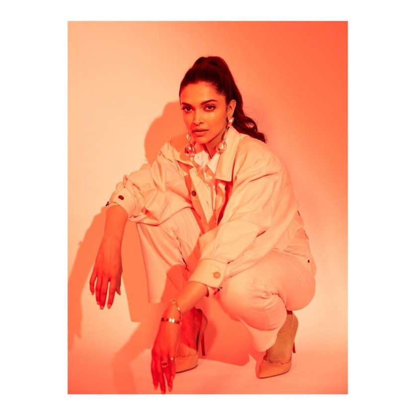 Deepika Padukone looks sensational in her latest photoshoot, strikes ...