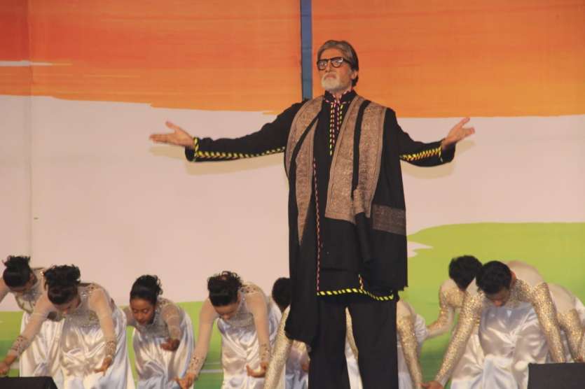 Amitabh Bachchan Aishwarya Rai Abhishek Gateway of India 26 11 mumbai attack event