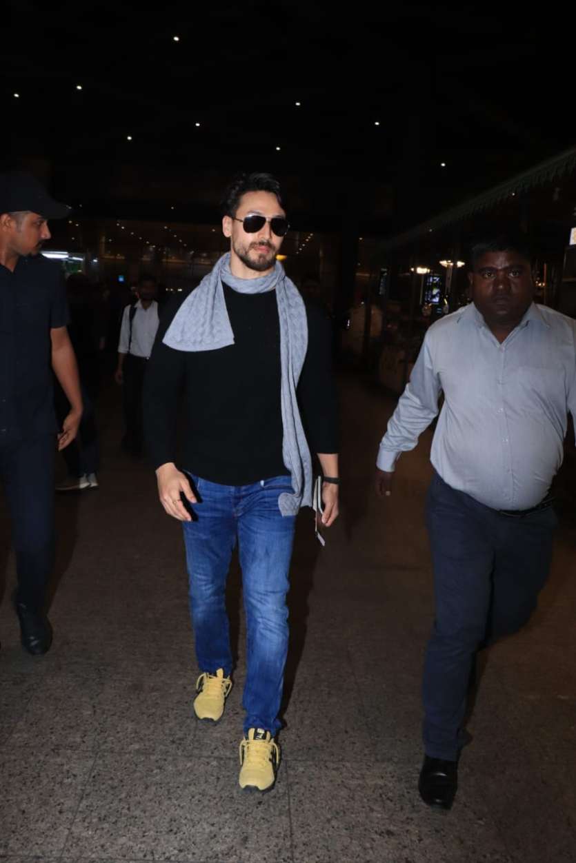 Lovebirds Tiger Shroff-Disha, Virat Kohli-Anushka's New Year 2020 ...