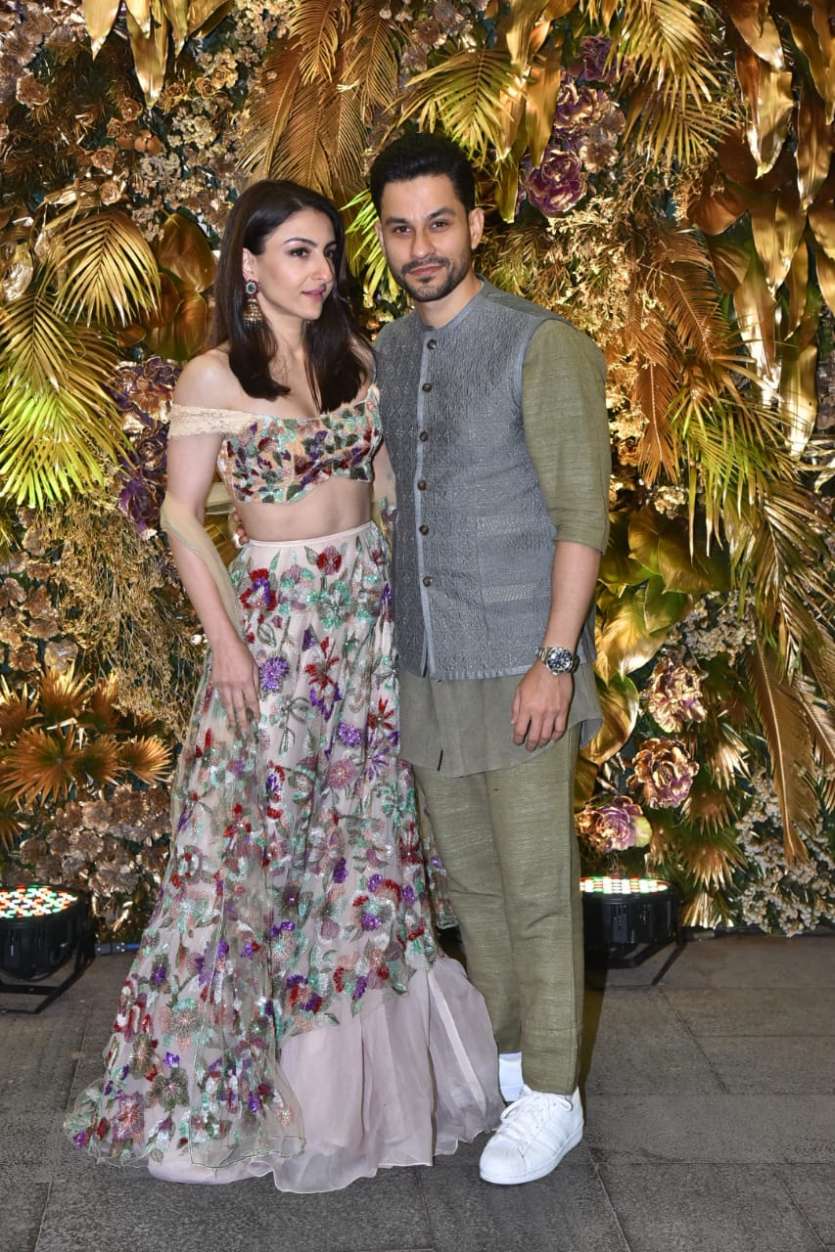 Ranbir-Alia, Arjun-Malaika, Shah Rukh-Gauri make heads turn at Armaan ...