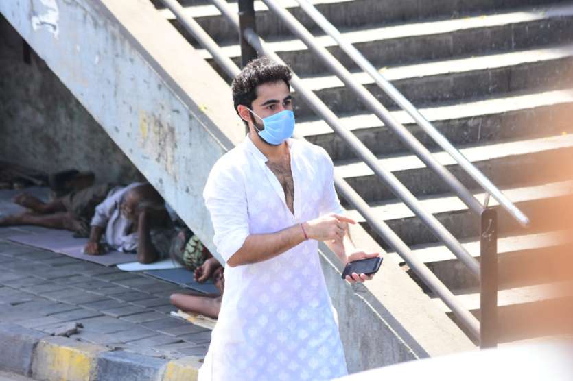 RIP Rishi Kapoor: Ranbir-Alia, Kareena- Saif, Abhishek Bachchan and ...