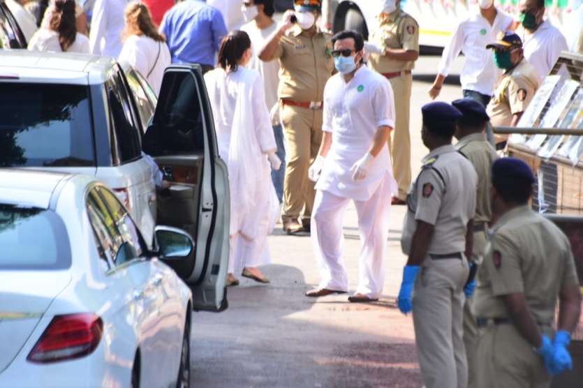 RIP Rishi Kapoor: Ranbir-Alia, Kareena- Saif, Abhishek Bachchan and ...