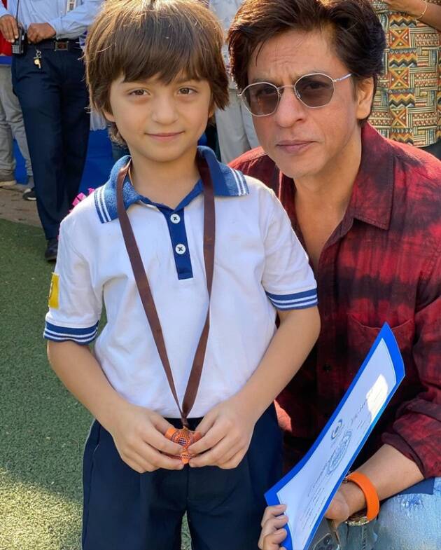 Father's Day 2021: Shah Rukh Khan is SUPERHERO dad to his kids Aryan, Suhana & AbRam | In Pics