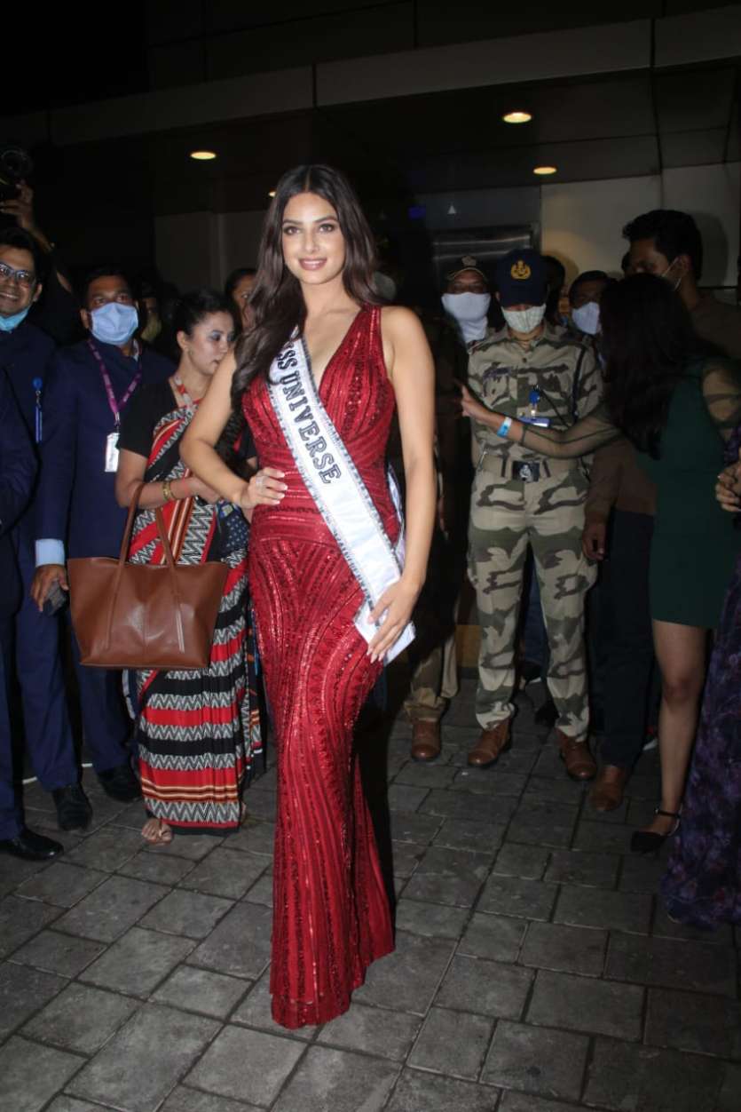 Miss Universe 2021 Harnaaz Kaur Sandhu gets warm welcome at Mumbai ...