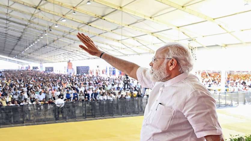 PM Modi inaugurates multi-speciality hospital in Gujarat | IN PICS