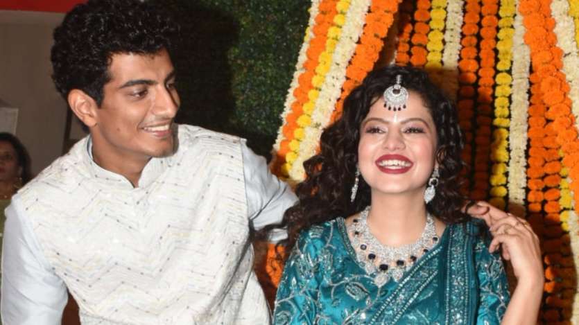 Palak Muchhal looks radiant at her mehendi ceremony